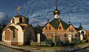 Свято-Николаевский мужской монастырь (Autonomous Republic of Crimea, Bakhchisarayskiy rayon, Krasnomakskiy selskiy sovet, selo Kholmovka, ulitsa Lenina), manastır  Kırım Cumhuriyeti'nden