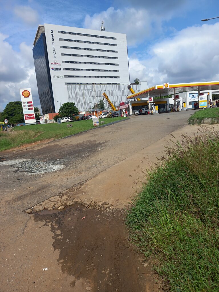 Benzin istasyonu Shell Fuel Station, Akra, foto
