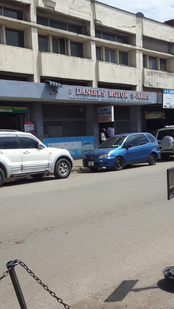 Otomobil servisi Danies's Auto Spares, Lusaka, foto