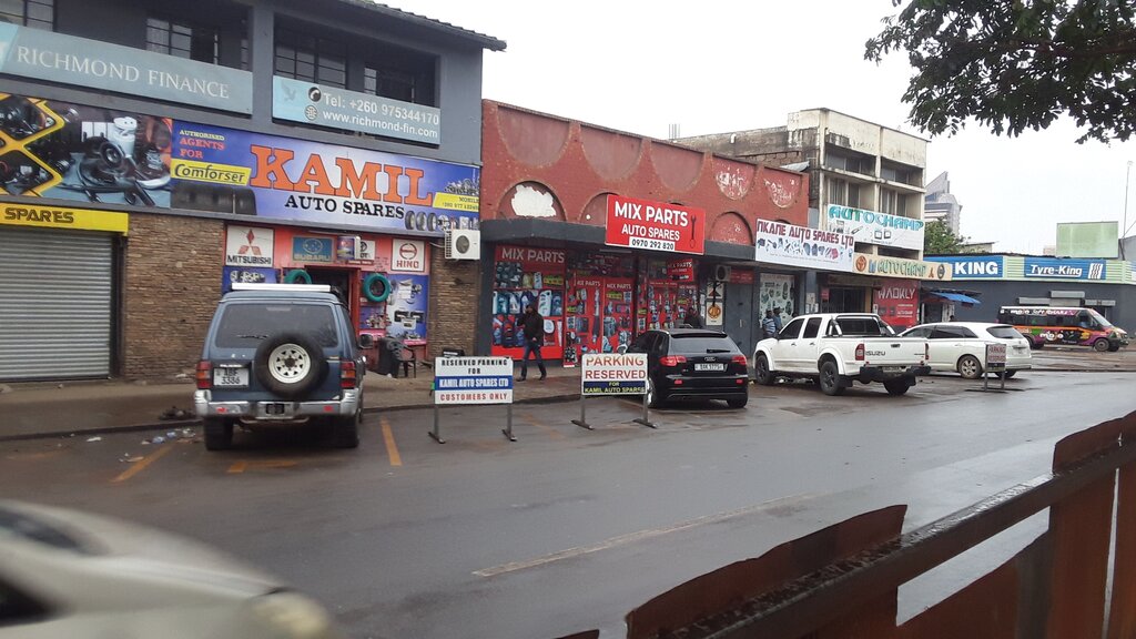 Otomobil servisi Mix Parts Auto Spares, Lusaka, foto
