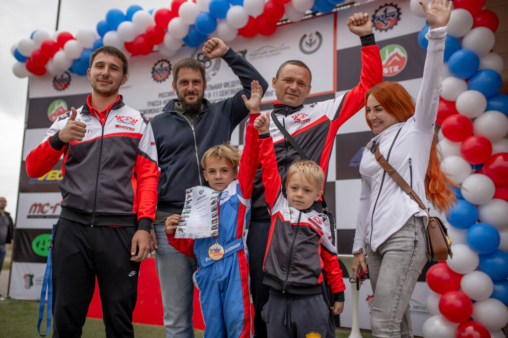 Spor kulüpleri Shkola kartinga Ratiboretz, Krasnodar, foto