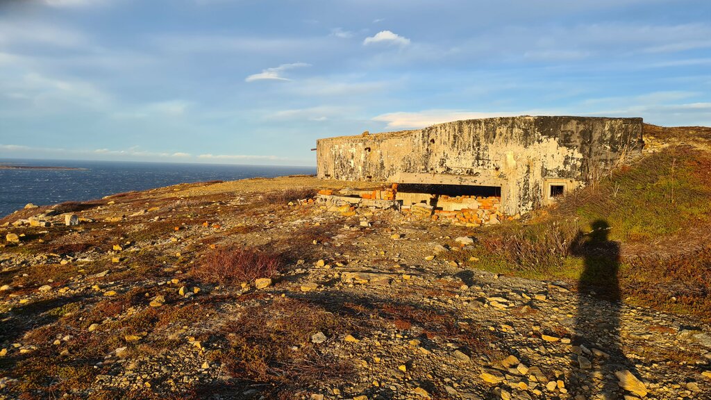 Turistik yerler 221-я береговая батарея Поночевного Мурманского укреплённого района, Murmanskaya oblastı, foto