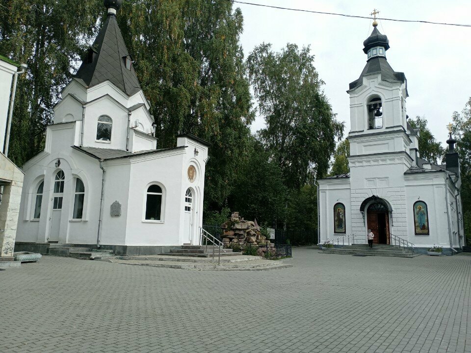 Ortodoks kiliseleri Tserkov Mikhaila Arkhangela na Mikhaylovskom kladbishche, Yekaterinburg, foto