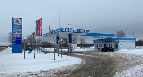 Benzin istasyonu Движение, Kirovskaya oblastı, foto