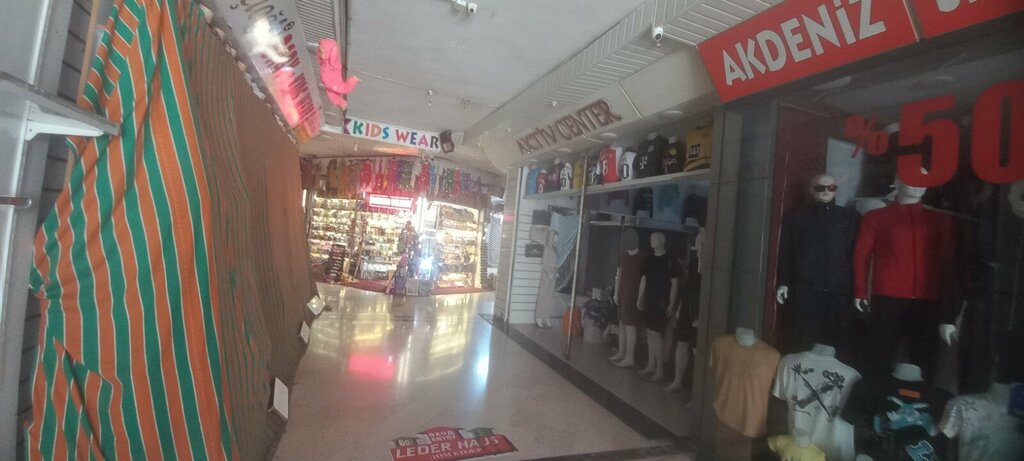 Giyim mağazası Aktiv Center, Alanya, foto