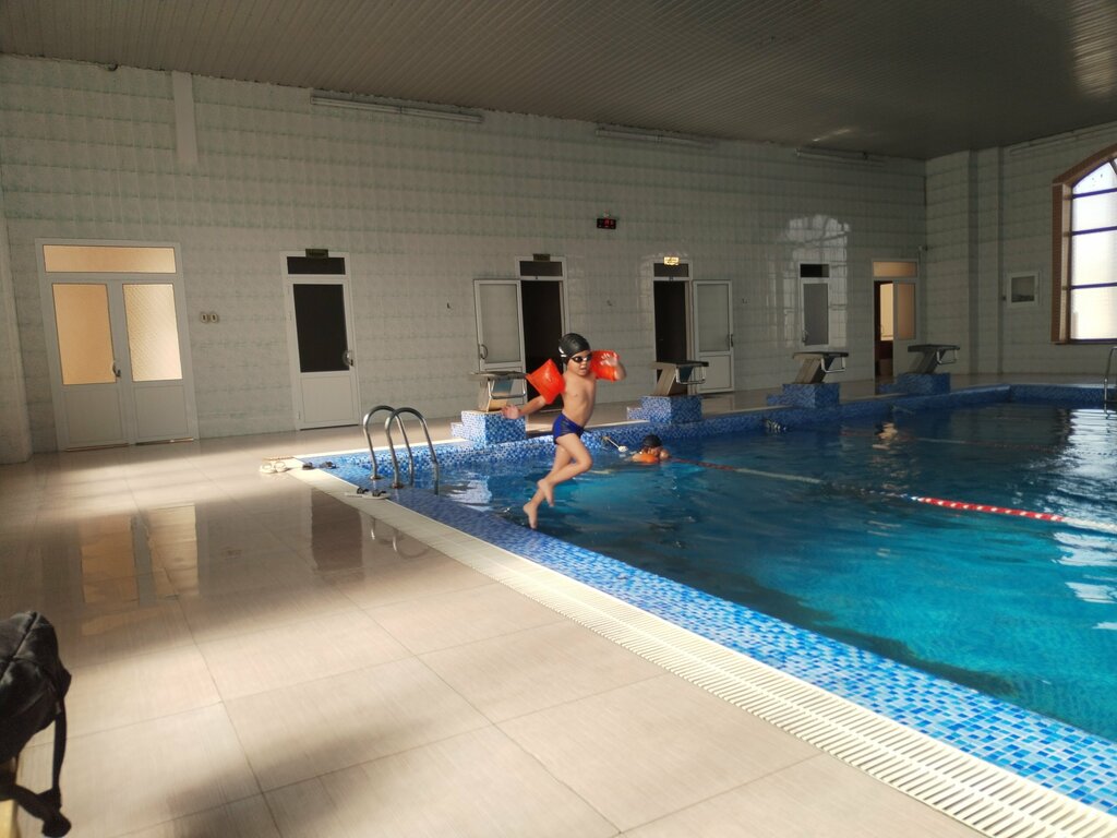 Yüzme havuzları Swimming pool of the Republican School of Water sports, Nukus, foto