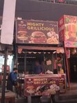 Mighty Grillicious (Iqbal Ave Housing Society Service Road No:13, Iqbal Avenue Housing Society), restoran  Lahor'dan