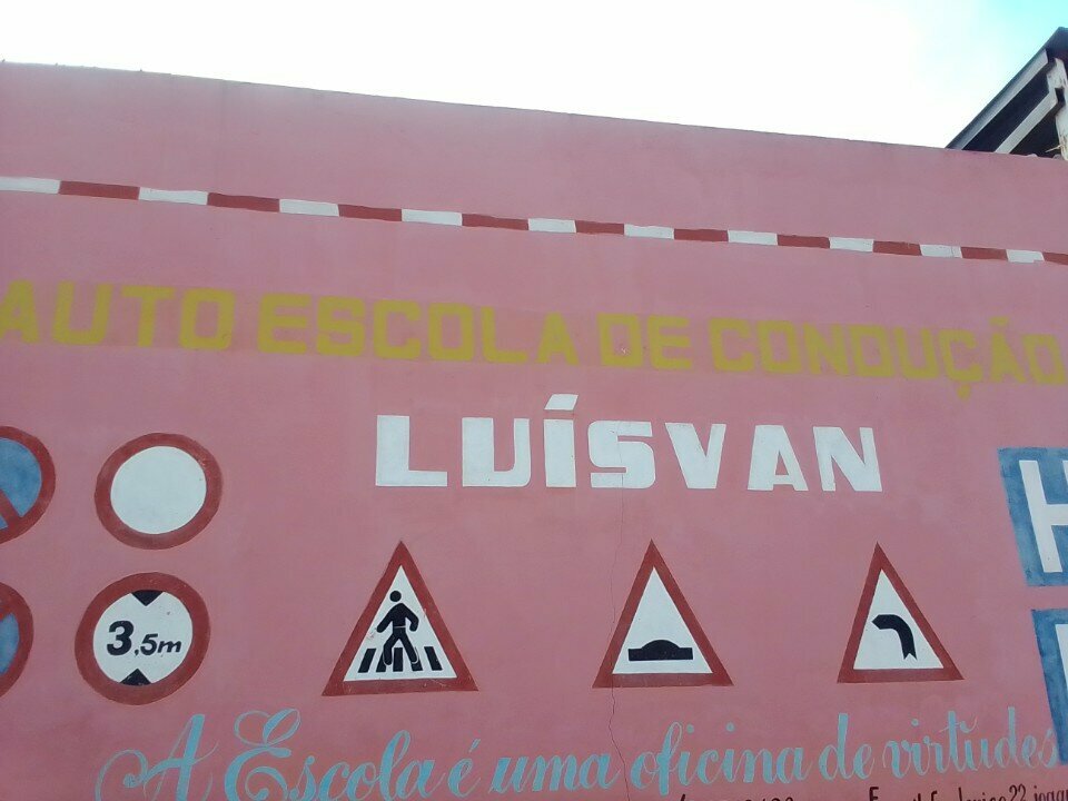 Sürücü kursları Escola de condução Luís Van, Loanda, foto