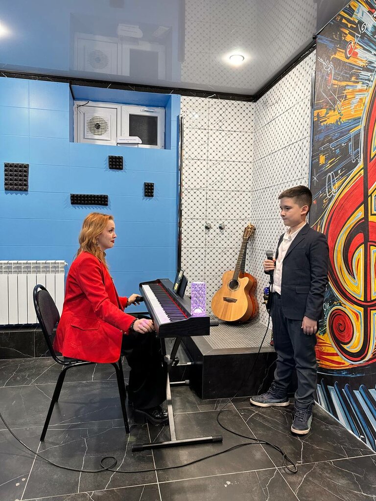 Müzik okulları ve konservatuarlar School of Vocal and Music Reflection, Stavropol, foto