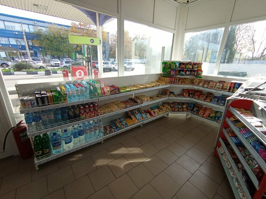 Benzin istasyonu Start, Sevastopol, foto