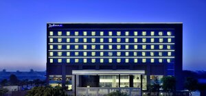 Radisson Blu Faridabad (State of Haryana, Faridabad District, Faridabad, Sektor 20V), otel  Faridabad'dan