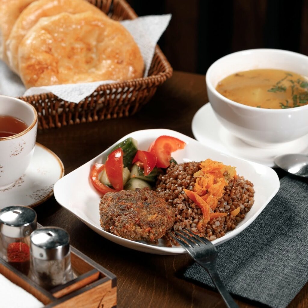 Kafe Dostar, Almatı, foto