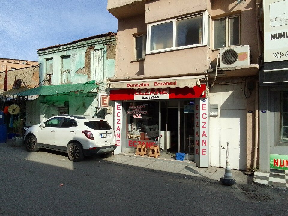 Eczaneler Özmeydan Eczanesi, İzmir, foto