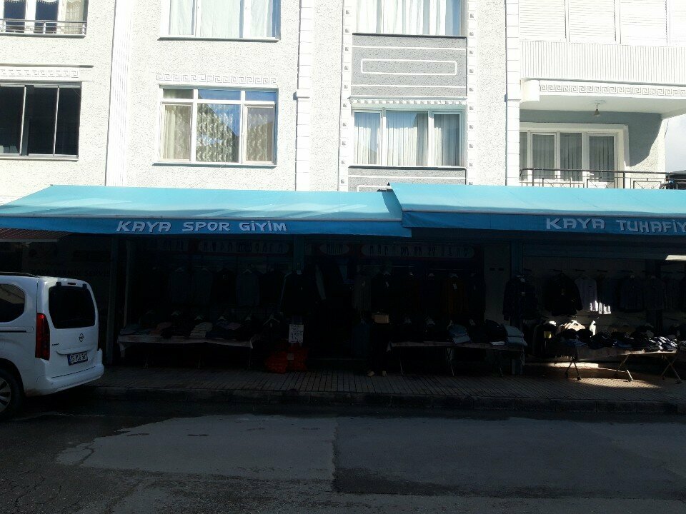 Giyim mağazası Kaya Spor Giyim, İzmir, foto
