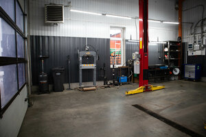 Maslenka (Aviatorov Avenue No:161, Yaroslavl), otomobil servisi  Yaroslavl'dan