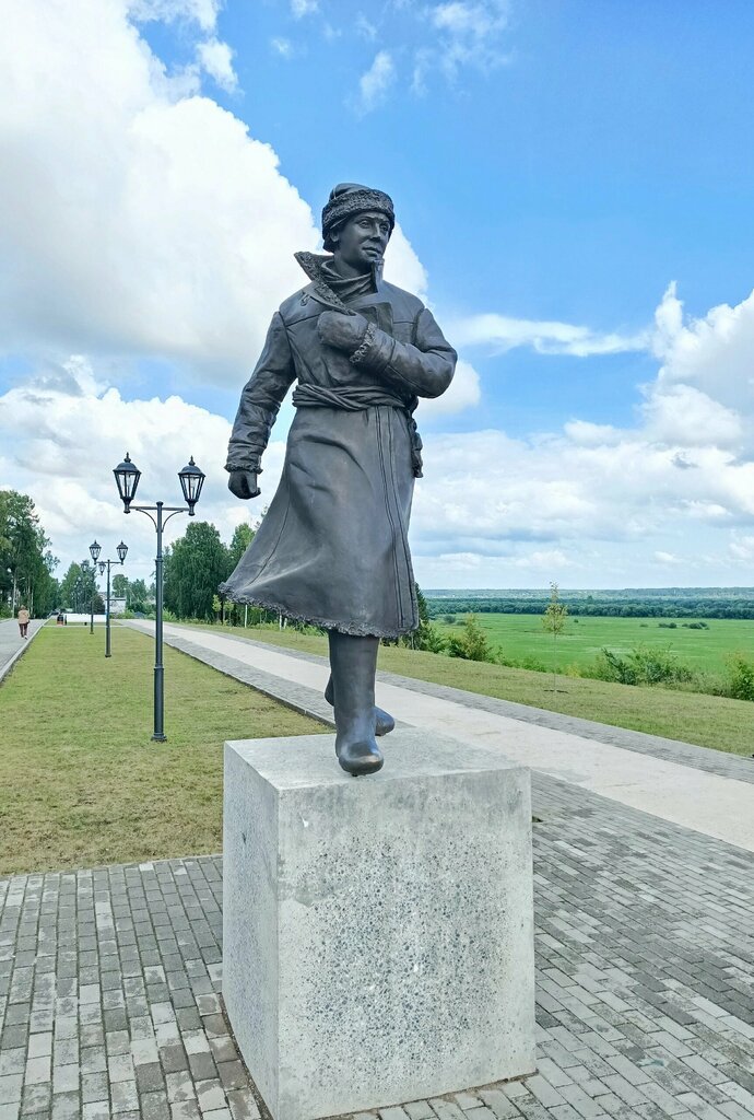 Anıt, heykel М.В. Ломоносов, Velsk, foto