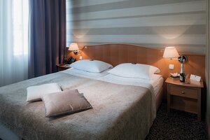 Paka (Velenje), otel  Velenje'den