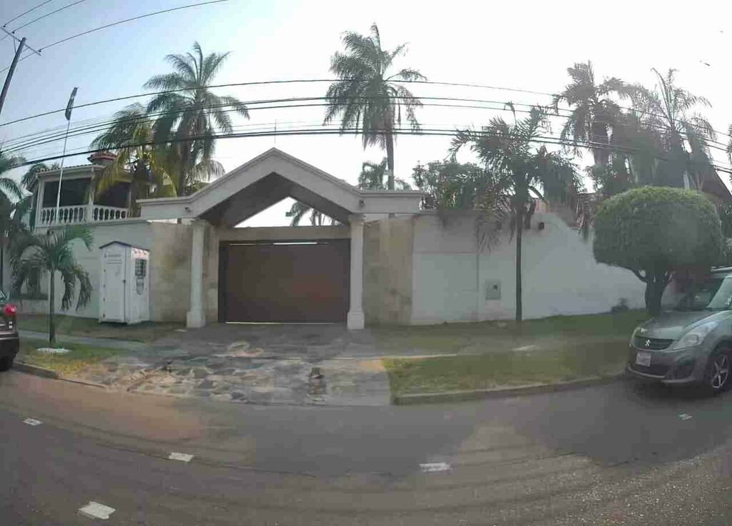 Geçiş noktaları, güvenlik kontrol alanı Security Post, Santa‑Krus, foto