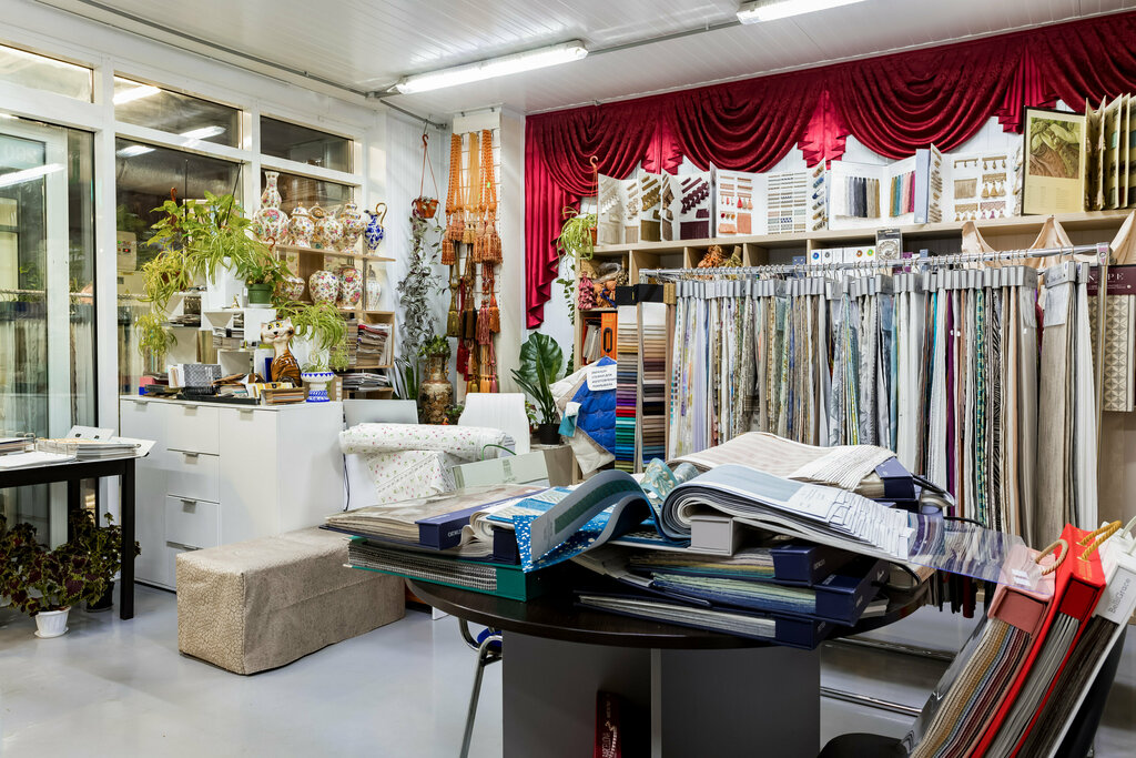 Perde ve korniş üreticileri Salon shtor, Moskova, foto