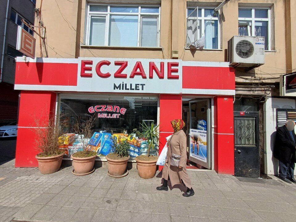 Eczaneler Millet Eczanesi, İstanbul, foto