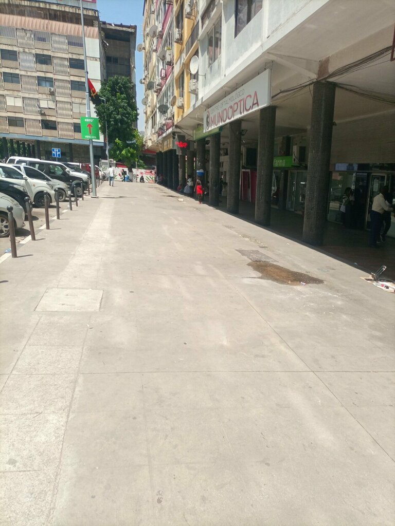 Tıp merkezleri ve klinikler Mundo Óptica, Loanda, foto
