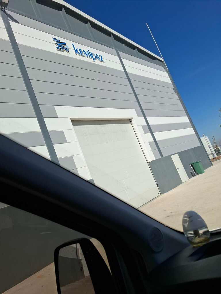 Boya ve cila malzemeleri üretim ve satış yerleri Kemipaz, Ankara, foto