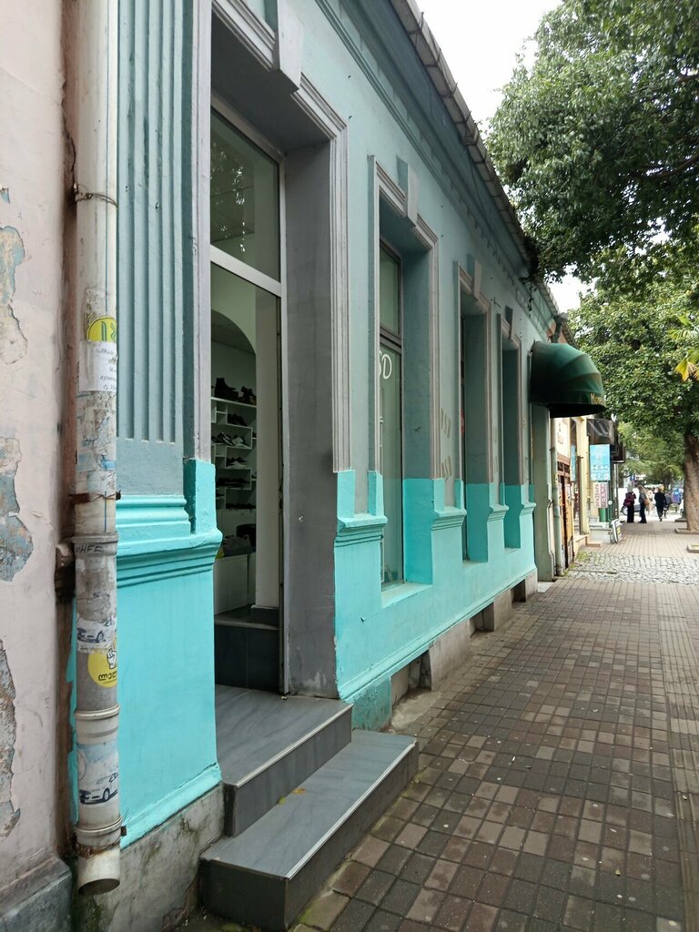 Ayakkabı mağazaları Dsd, Batum, foto