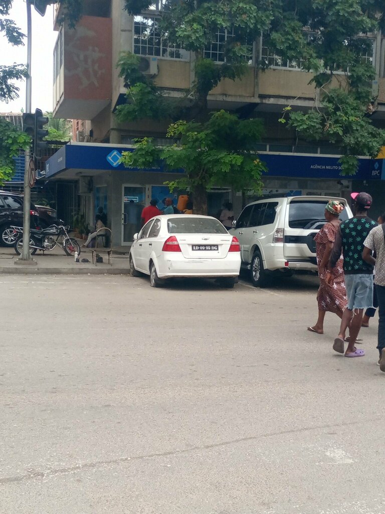 Banka Banco de Poupança e Crédito, Loanda, foto
