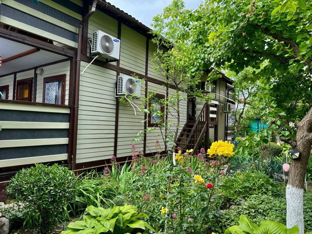 Otel U reki, Aluşta, foto