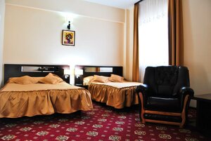 Hotel Magic Trivale (Argeș, Pitești), otel  Piteşti'ten