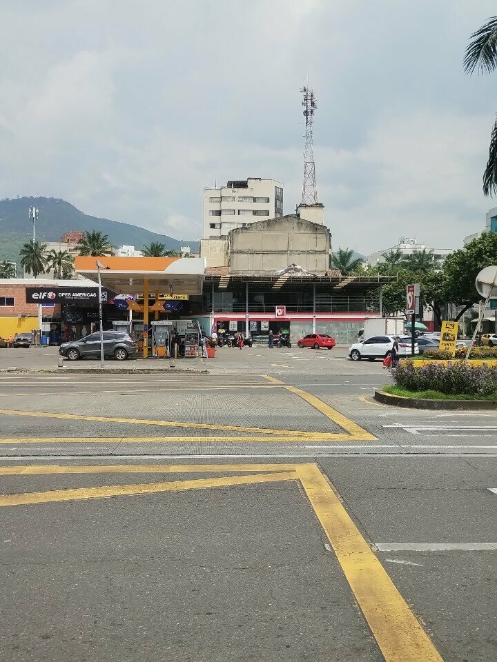 Hipermarket Tienda D1, Cali, foto