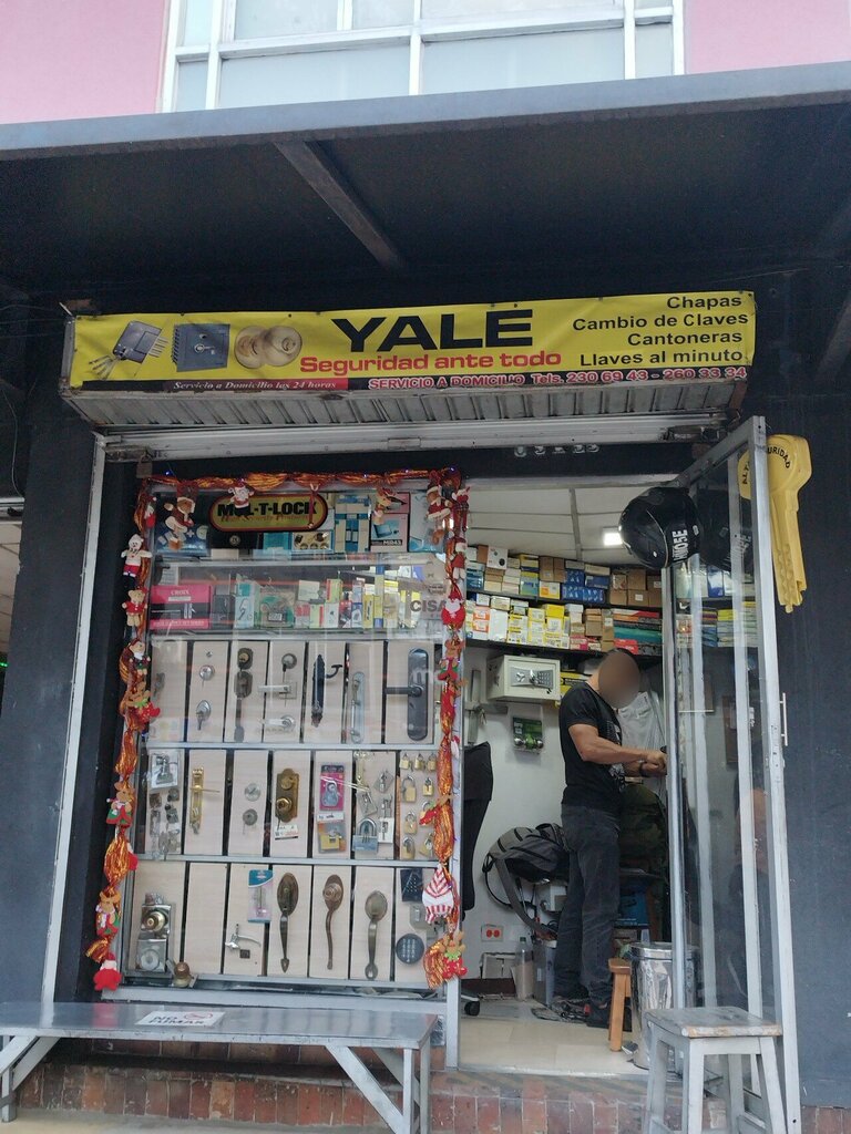 Ev temizlik ürünleri Seguridad Ante Todo, Medellin, foto