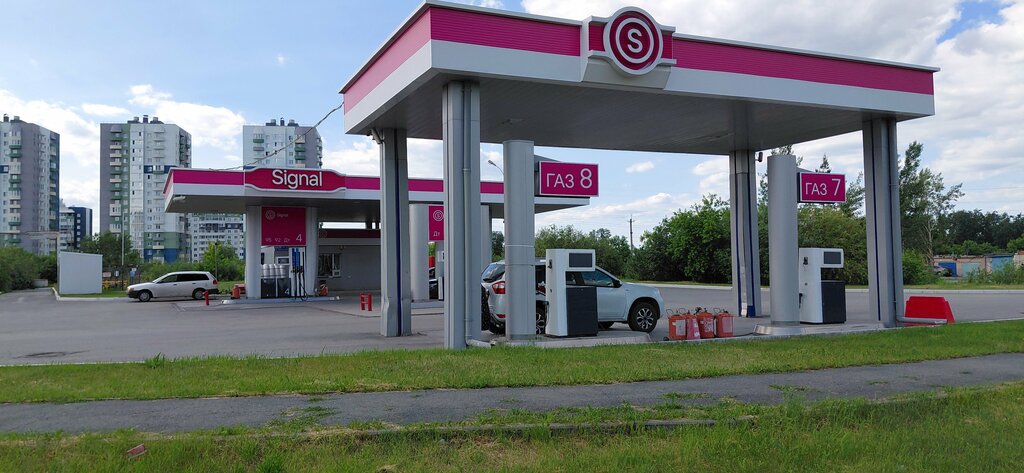 Benzin istasyonu Signal, Tiumen, foto