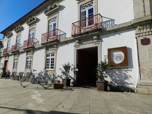 Design and Wine Hotel (Viana do Castelo, Caminha, Praça Conselheiro Silva Torres, 8), otel  Viana do Castelo'dan
