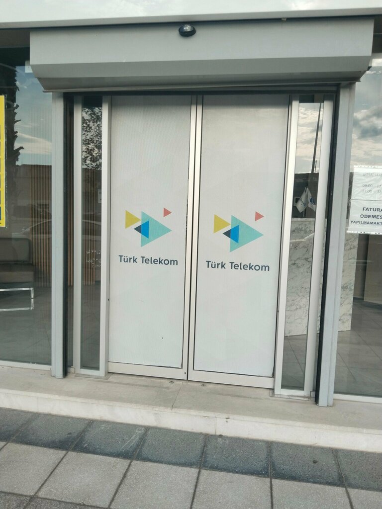 Telekomünikasyon firmaları Türk Telekom, İzmir, foto