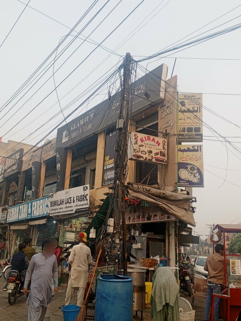 Terziler Hafeez Tailor & Fabrics, Lahor, foto