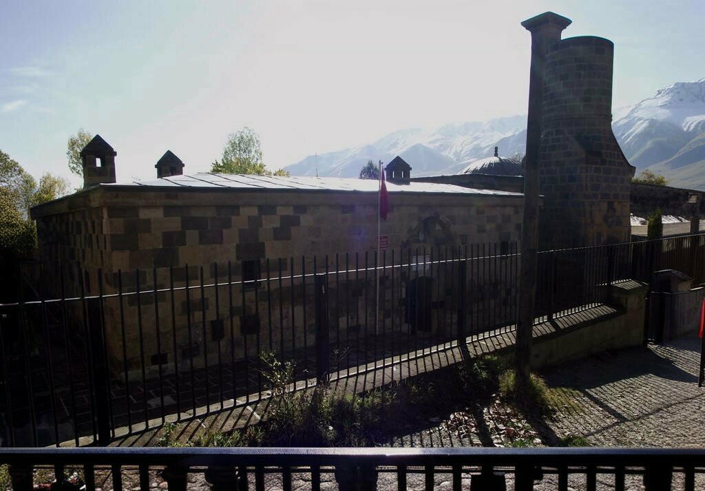 Cami İzzettinşir Cami, Gevaş, foto