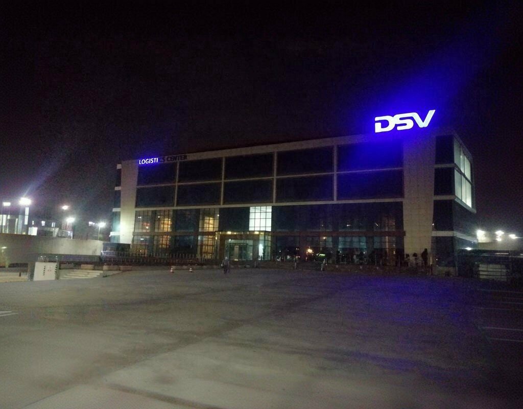 Yönetim ofisi DSV Orhanlı Lojistik Depo, İstanbul, foto