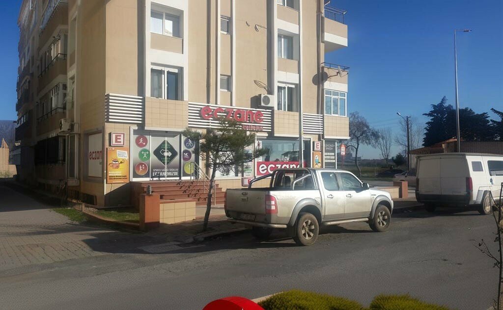 Eczaneler Kutlutaş Eczanesi, Edirne, foto