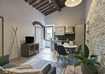 A Few Steps to The Duomo Beautiful 2bd Apt (Tuscany, Florence, Borgo San Lorenzo), otel  Floransa'dan