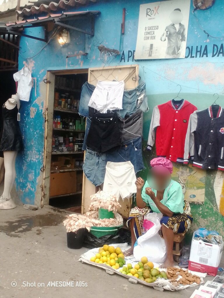 Mini-market Armazem, Loanda, foto