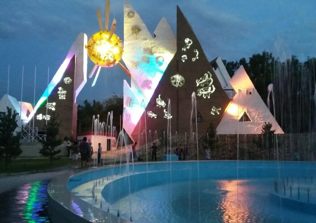 Anıt, heykel Мемориальный комплекс Аска-Таш, Bişkek, foto