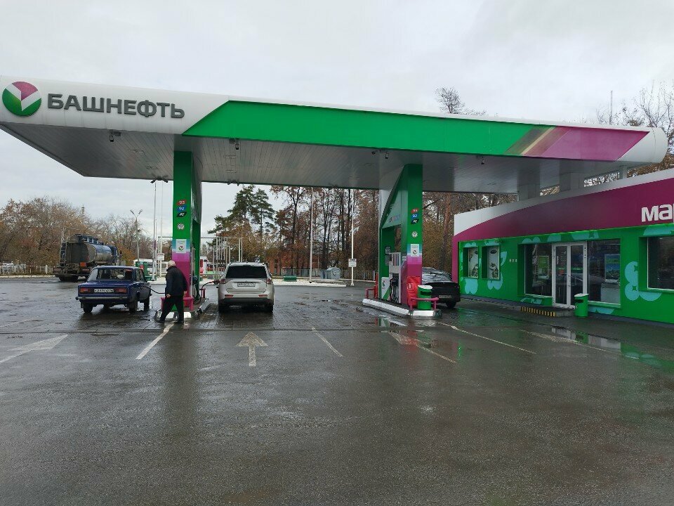 Benzin istasyonu Башнефть, Çeliabinsk, foto
