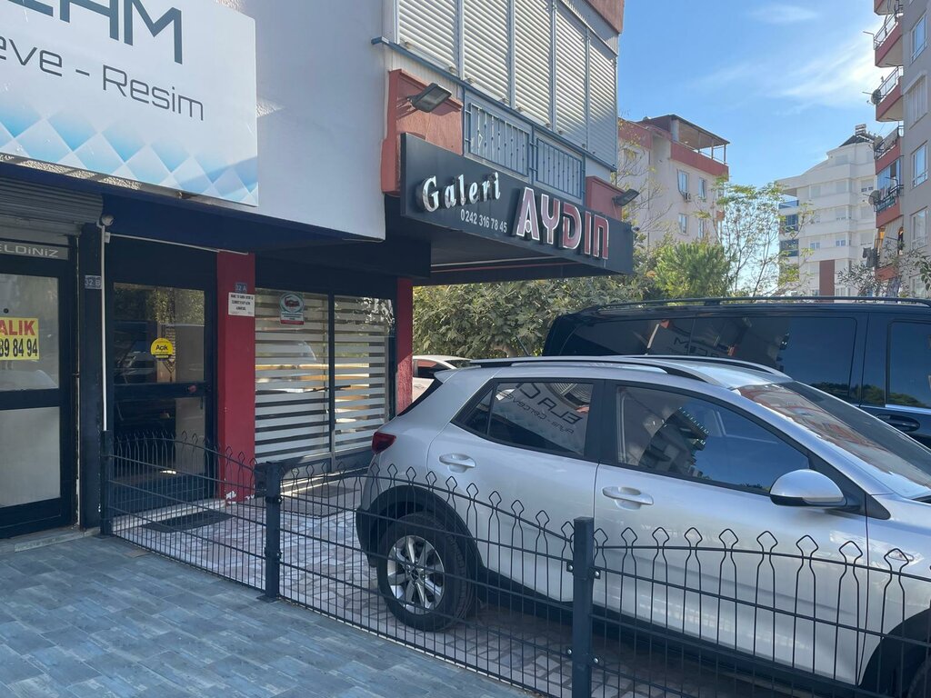 Otomobil satış galerileri Galeri Aydın, Antalya, foto