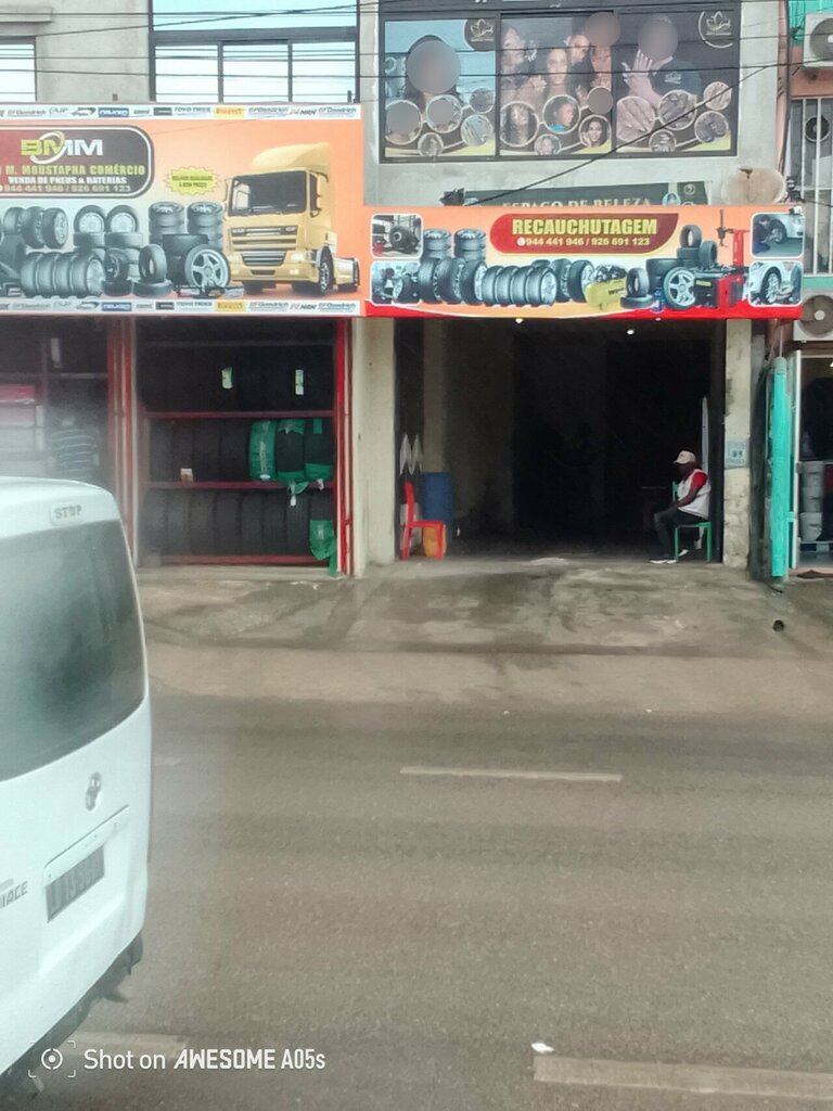 Jant ve lastikçiler Recauchutagem, Loanda, foto