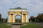 Северная триумфальная арка (Rostov Region, Novocherkassk, spusk Gertsena), turistik yerler  Novoçerkassk'tan