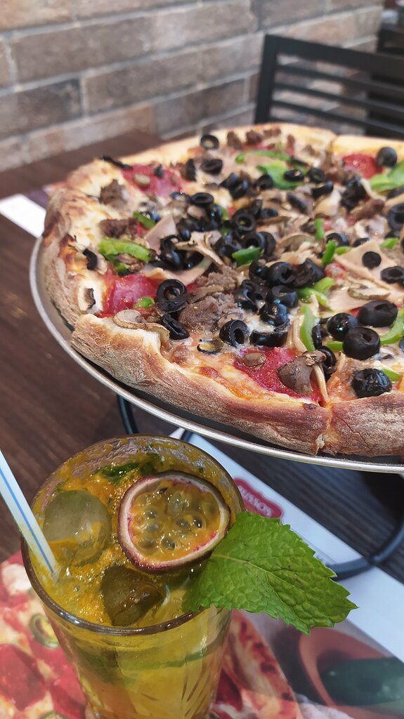 Pizzacılar Russo's New York Pizzeria, Dubai, foto