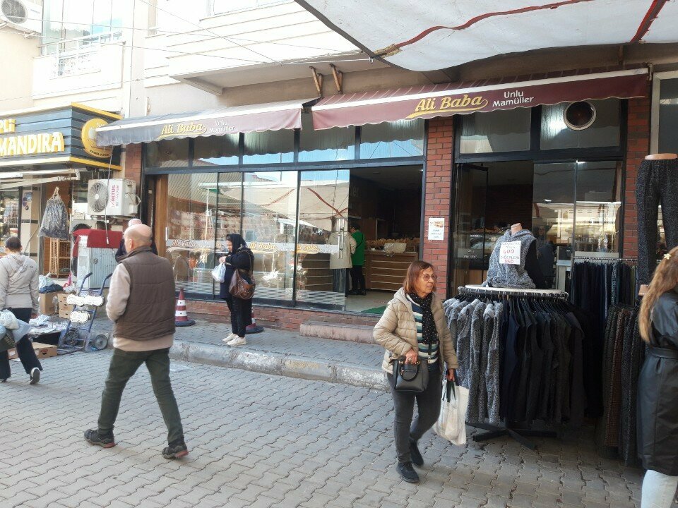 Ekmek fırını Ali Baba Unlu Mamüller, İzmir, foto
