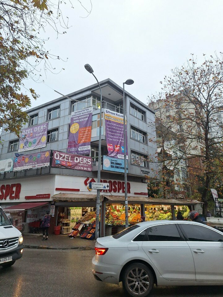 Eğitim merkezleri Özel Erenköy Kurs Merkezi, İstanbul, foto