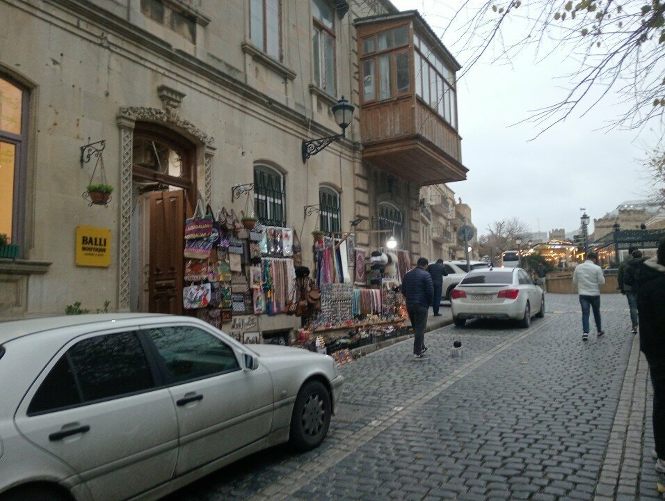 Hediyye ve suvenirler, gift and souvenir shop, Baku, Kicik Qala Street ...